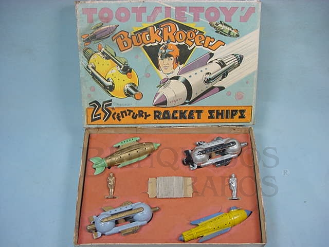 Brinquedos Raros - Conjunto completo com quatro naves e duas figuras ...